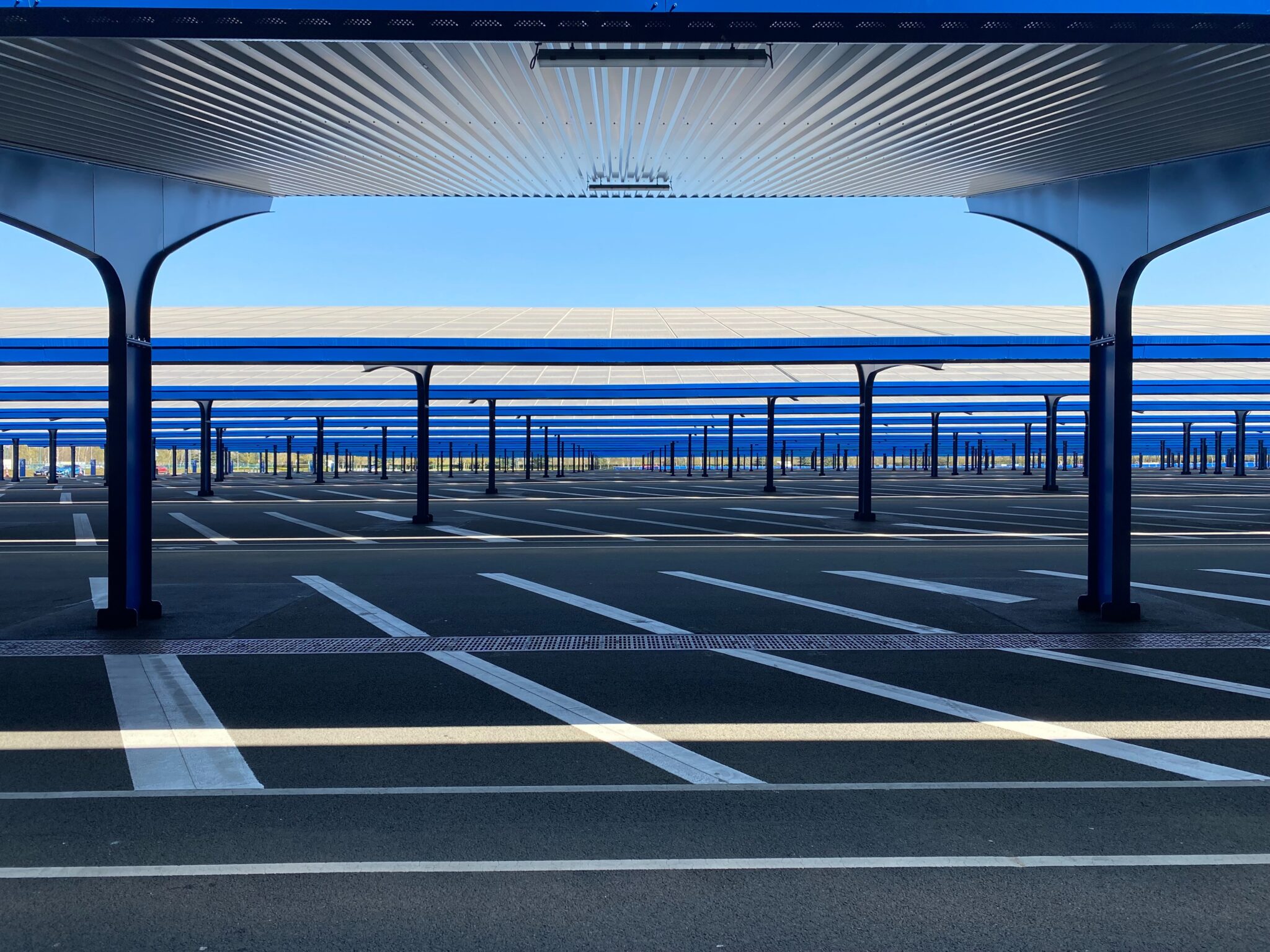 The Benefits of Solar Panel Parking Lots - Freedom Solar